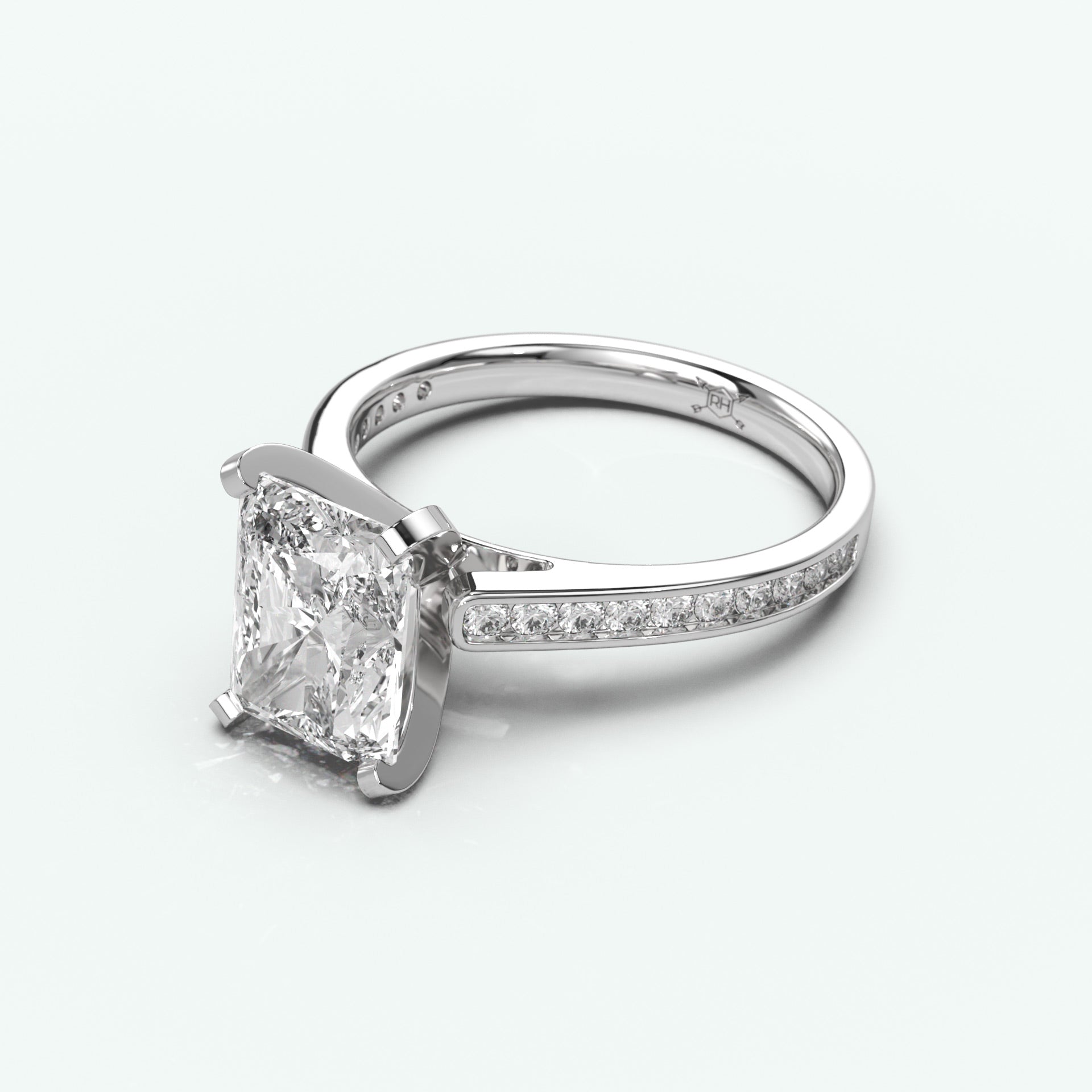 The Ravina Round Brilliant Engagement Ring
